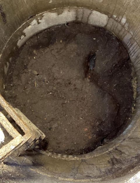 Manhole Cleaning - Pipeline Excavation